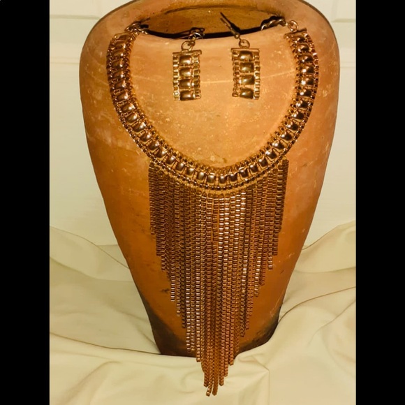 Windsor | Jewelry | Windsor Gold Necklace Set | Poshmark